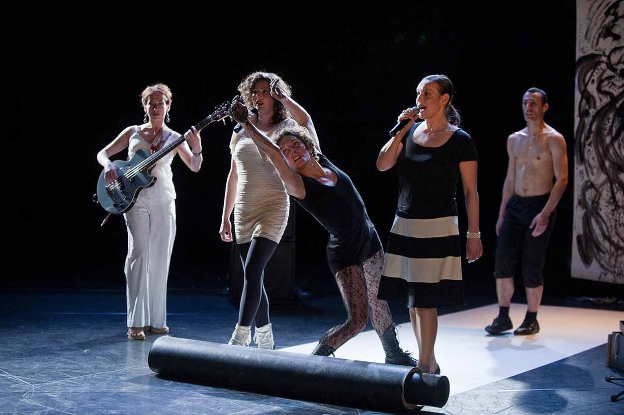 Brilliant Limbs DASH! – Monique de Adelhart Toorop